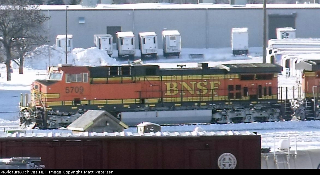 BNSF 5709